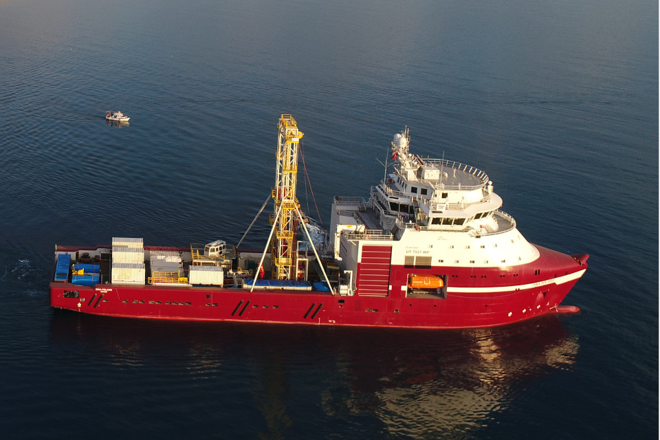 Dina Polaris + GMT120 Offshore Geotechnical Drill Rig | Geoquip Marine