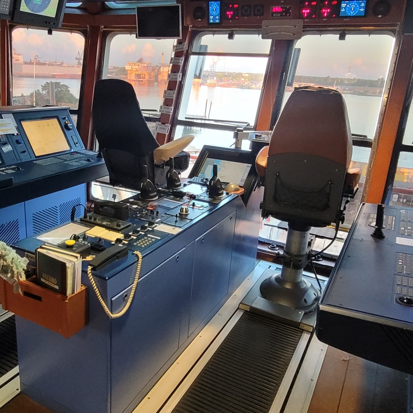 Geoquip Elena + Deep-Push Cpt | Geoquip Marine